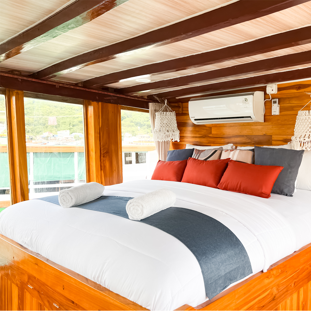 Abizar Phinisi Boat – Komodo Day Cruise